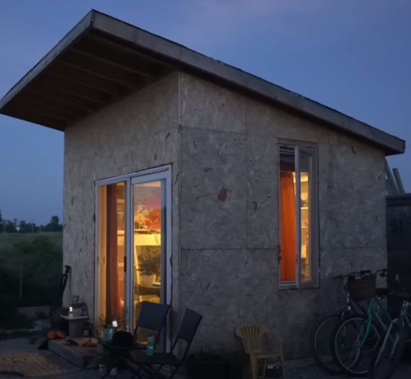 Recently divorced woman moves into 10’x11′ shed and coverts it into ...