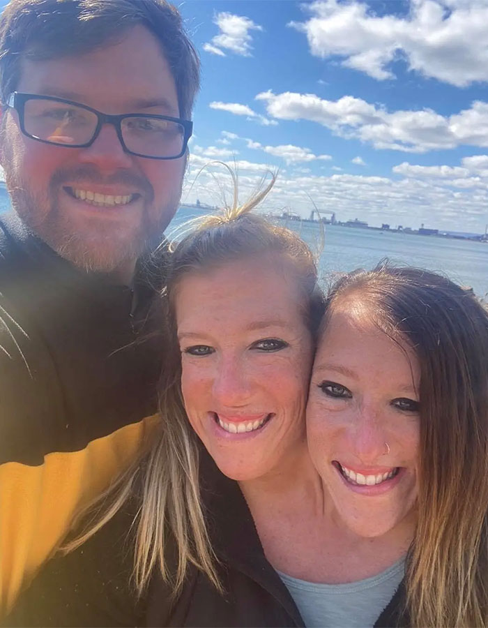 Conjoined Twins Abby And Brittany Hensel Spark Buzz After Being Seen ...